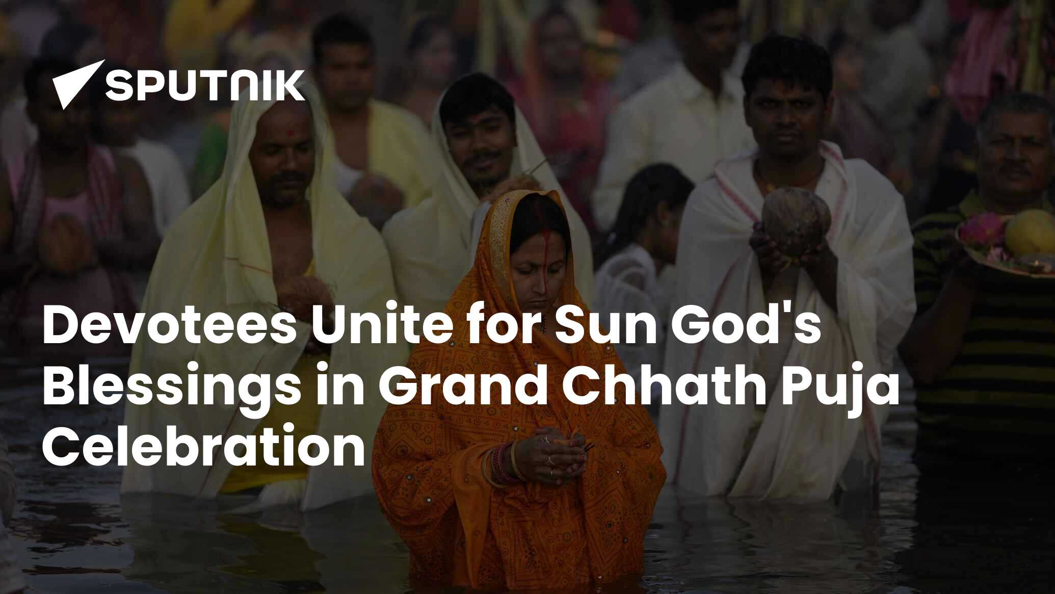 Devotees Unite for Sun God's Blessings in Grand Chhath Puja Celebration