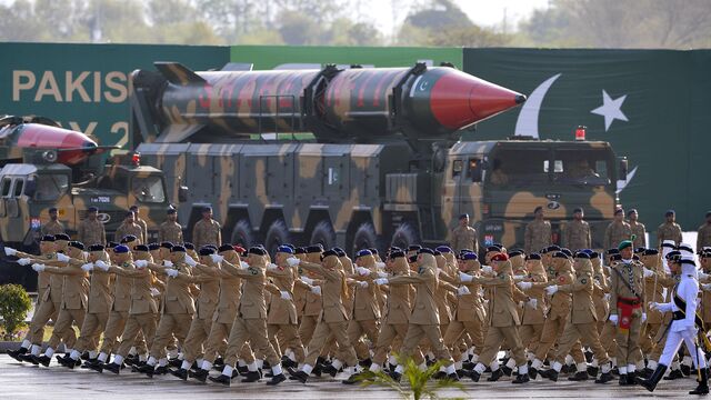 How Powerful is Pakistan's Shaheen 3 Ballistic Missile?