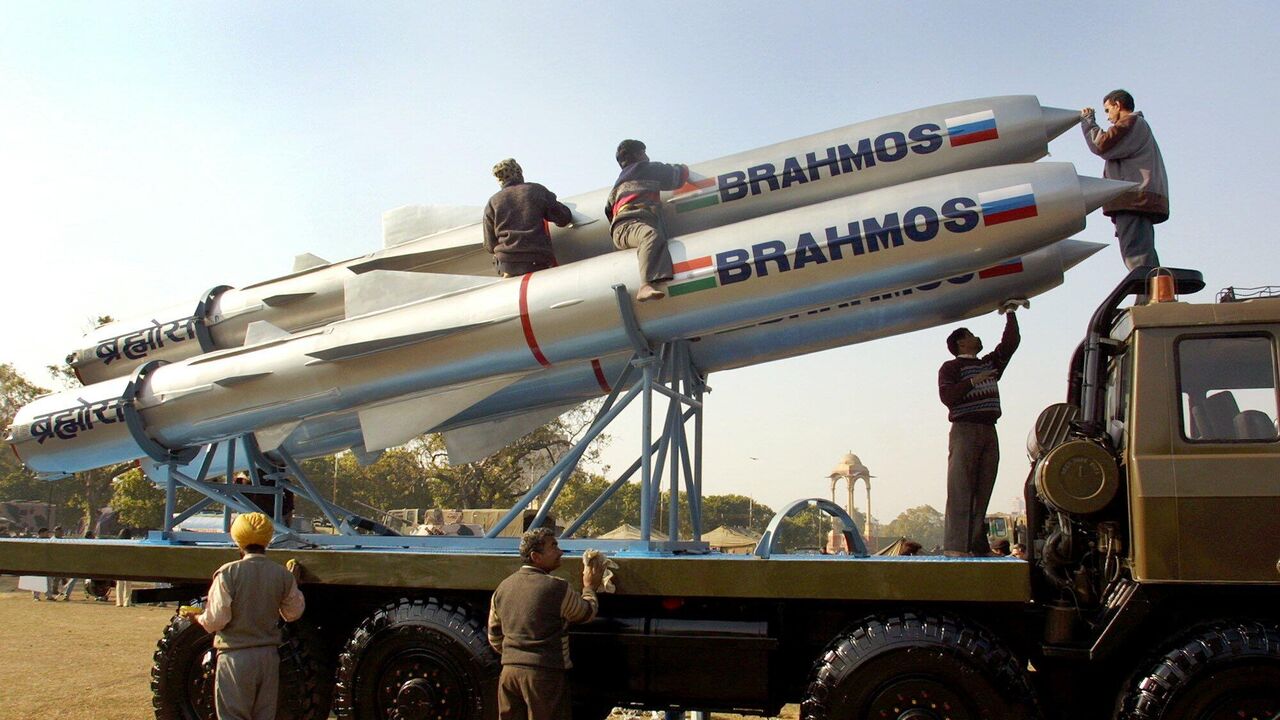 What Makes BrahMos Supersonic Missile the World's Favorite?